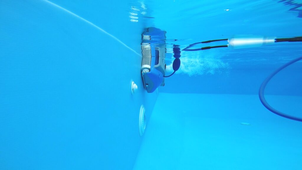 Dolphin M200 Havuz Temizlik Robotu – Havuz Express Havuz Malzemeleri ve ...